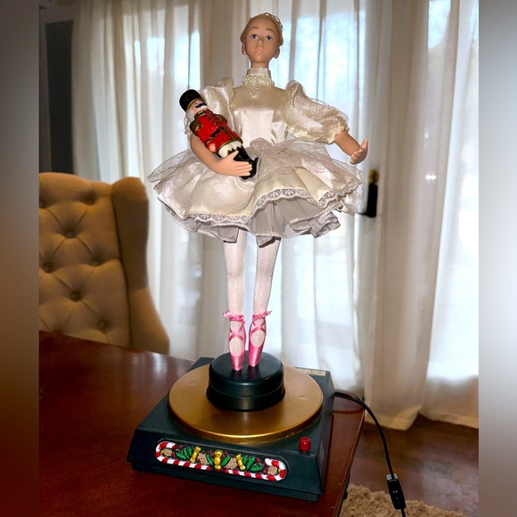 Holiday Creations | Accents | 997 Limited Edition Nutcracker Moving ...